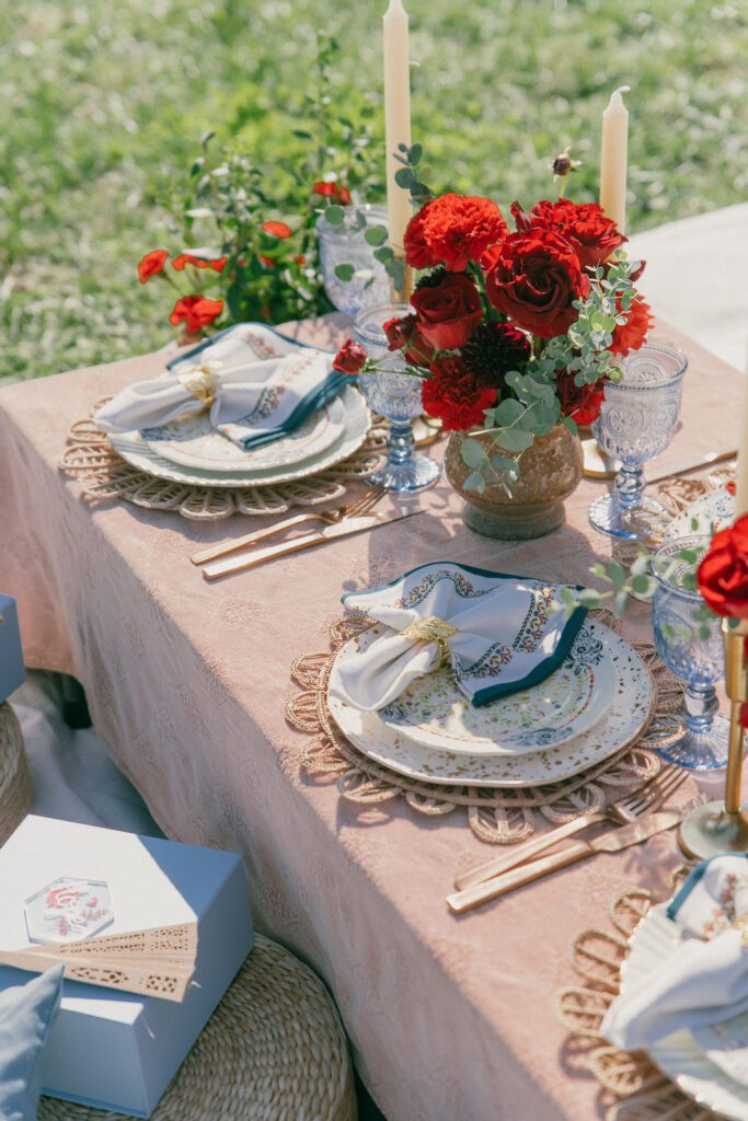How to Plan the Perfect Picnic with a French Aesthetic - Petite Fête Table